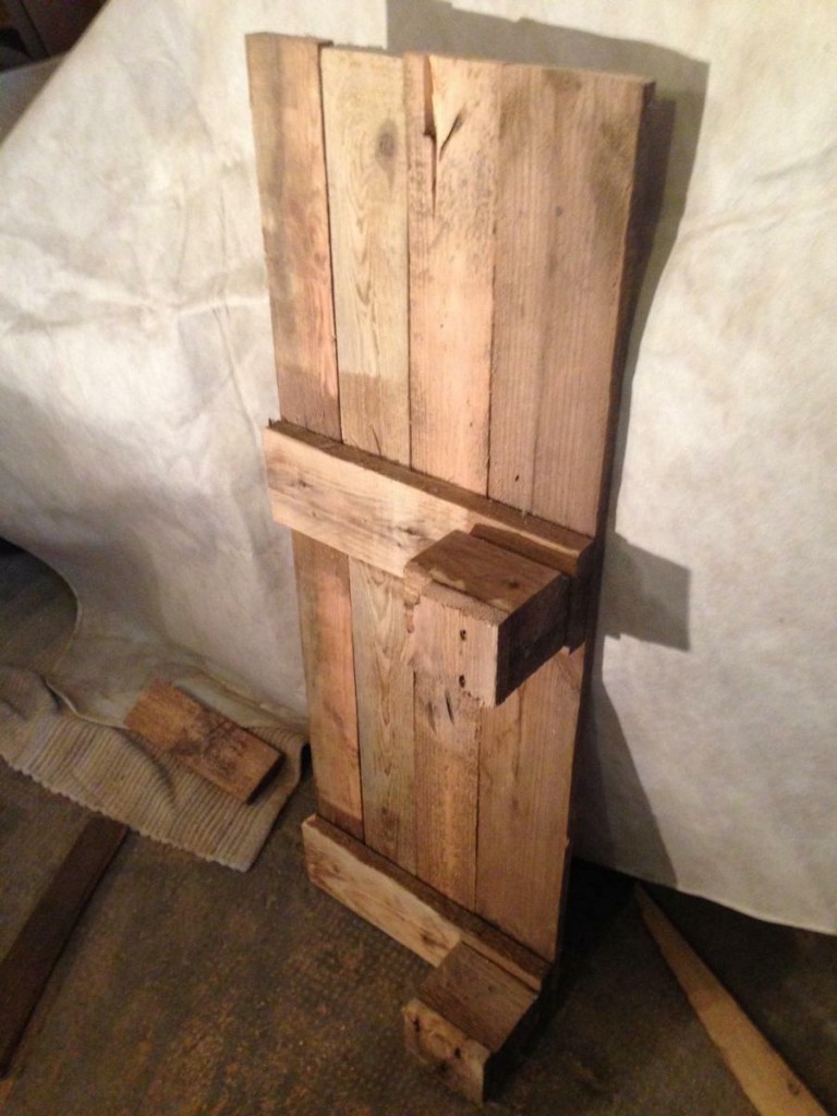 Side cabinet, wind light from pallets, photo frame glass - Pallet Furniture