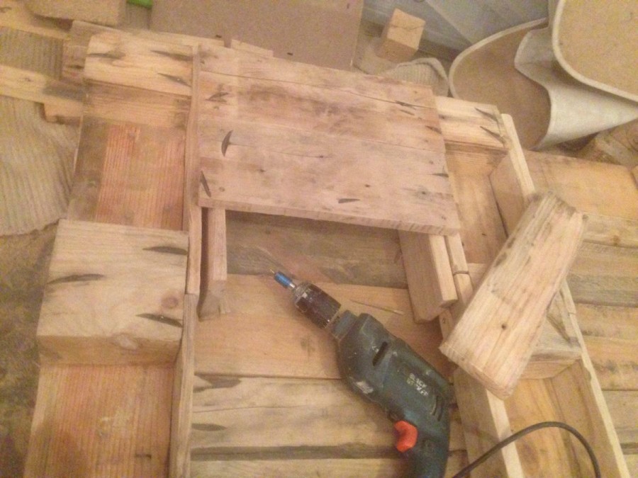 Pallet table: Coffee/Couch table from euro pallets DIY - Pallet Furniture