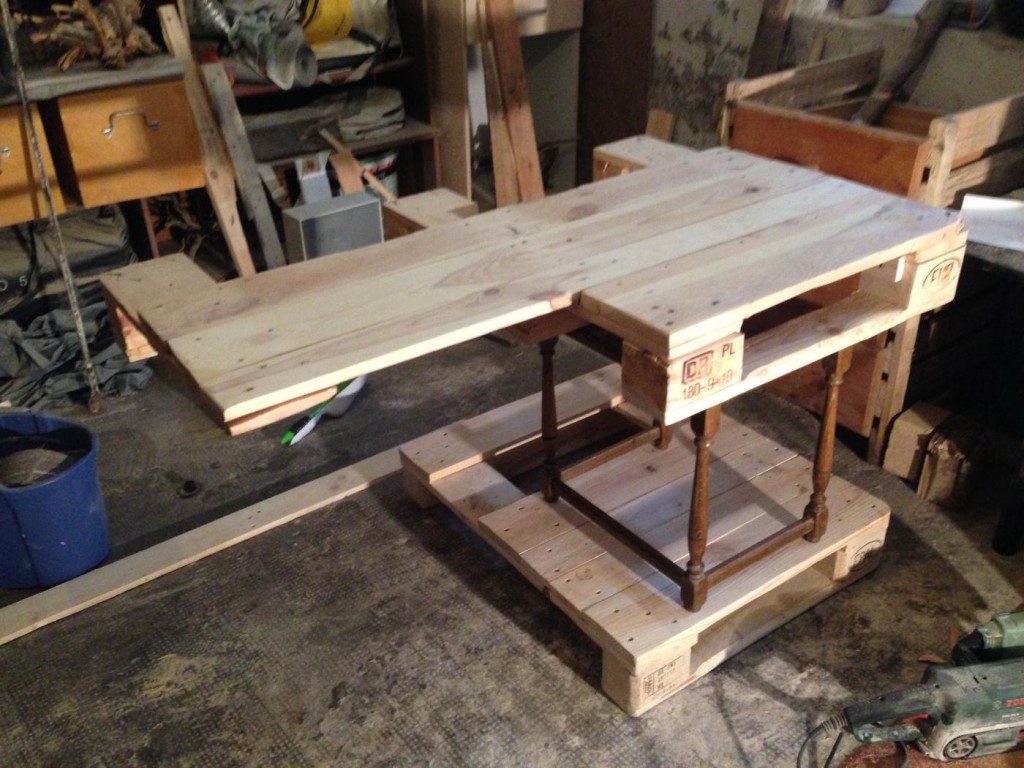 Steampunk desk made of pallets, Part 2 - Pallet Furniture