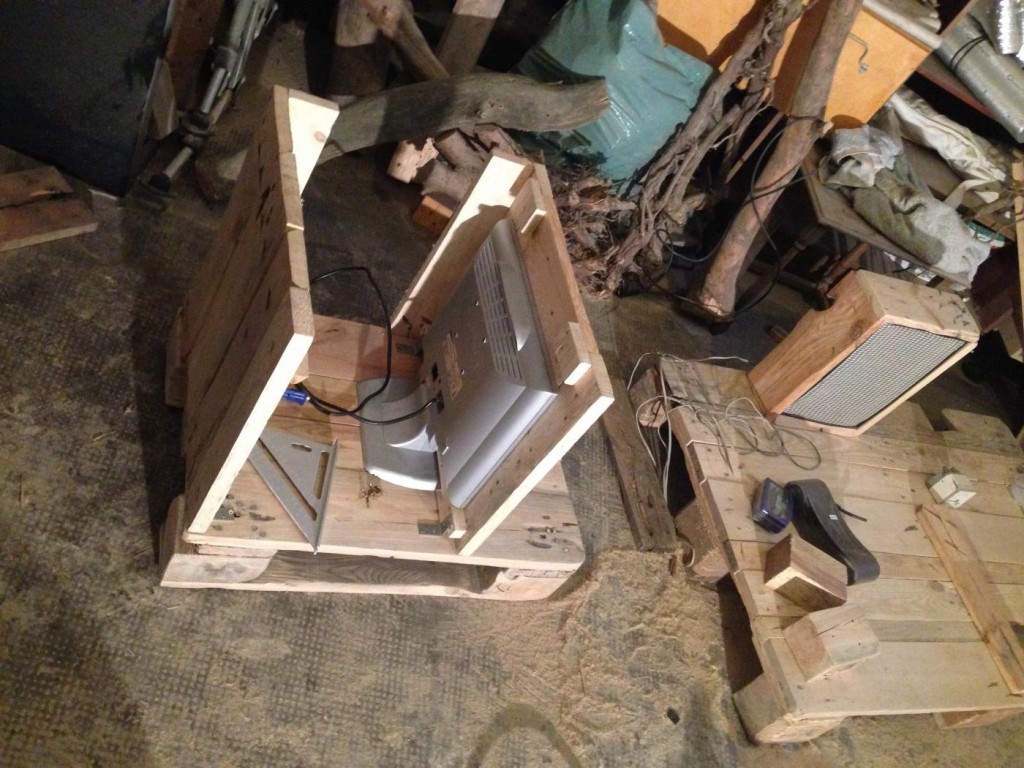 Steampunk pallet desk (with server) part 1 - Pallet Furniture