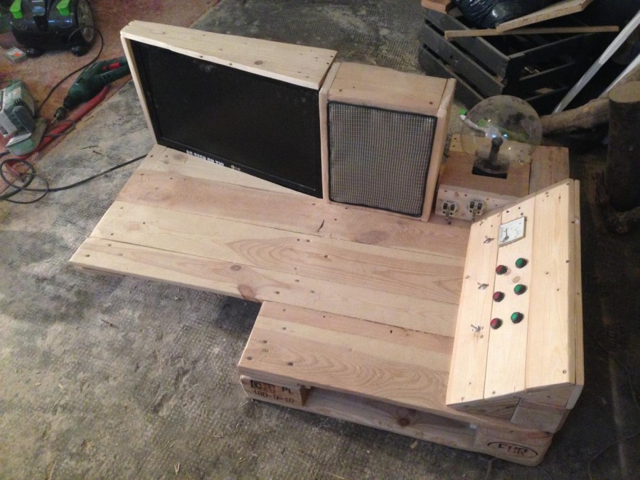 Steampunk desk made of pallets, Part 2 - Pallet Furniture
