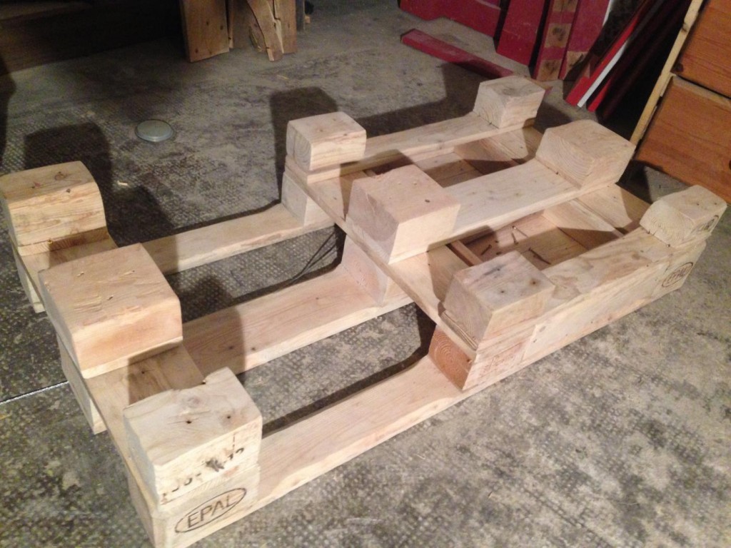 Pallet Couch Table 2: two floors, improved drawer slides - Pallet Furniture