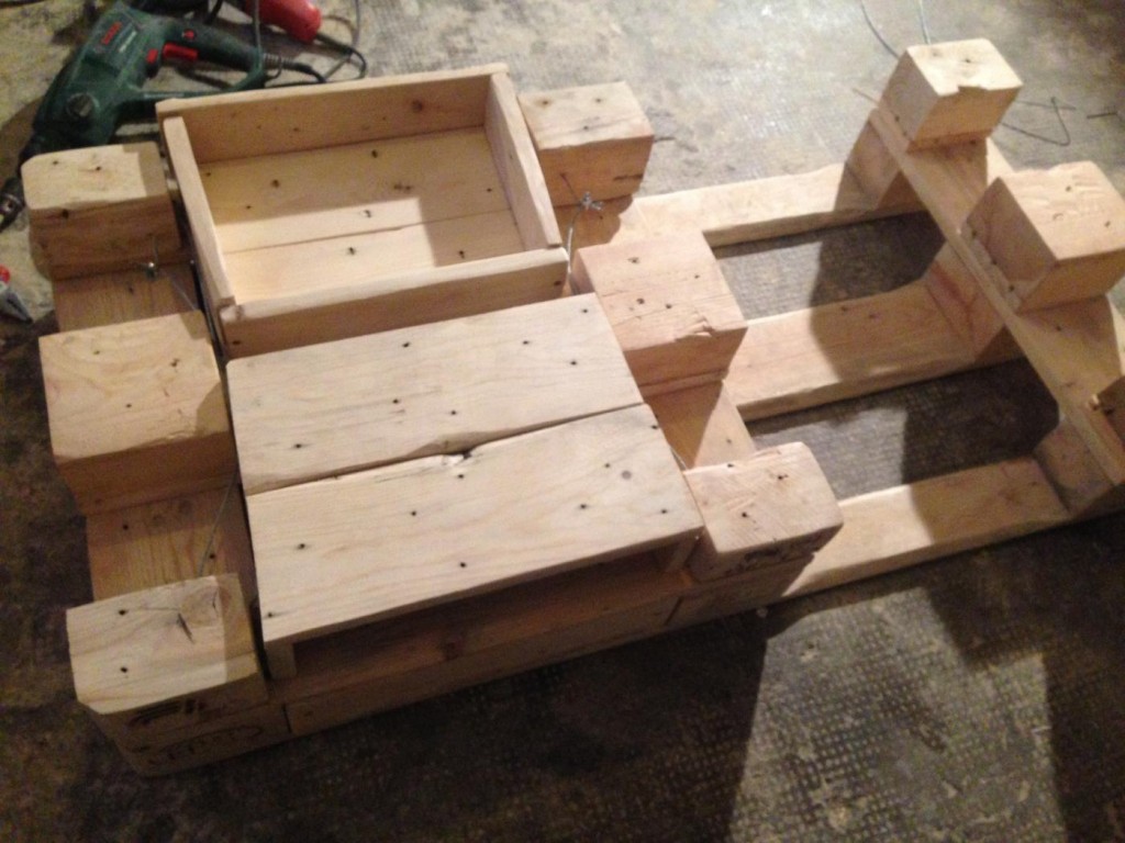 Pallet Couch Table 2: two floors, improved drawer slides - Pallet Furniture