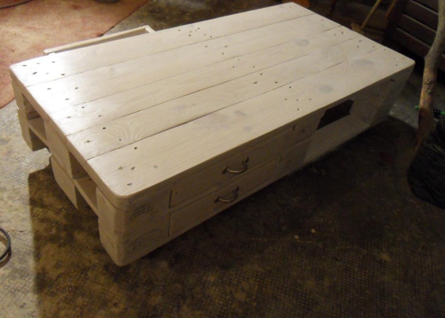 Pallet Couch Table 2: two floors, improved drawer slides - Pallet Furniture