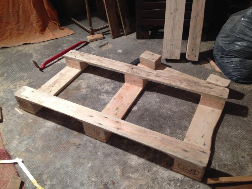 Pallet Couch Table 2: two floors, improved drawer slides - Pallet Furniture