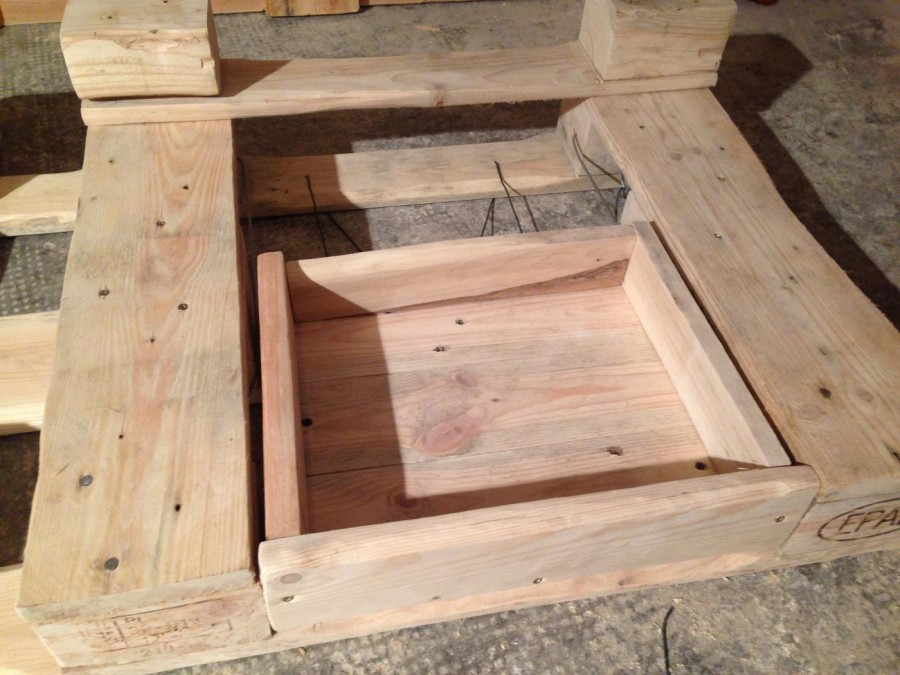 Pallet Couch Table 2: two floors, improved drawer slides - Pallet Furniture